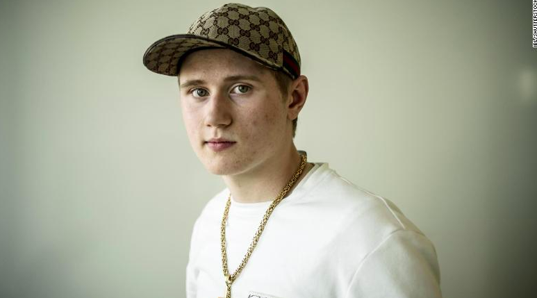 Einar Murdered Outside His Apartment - TFM