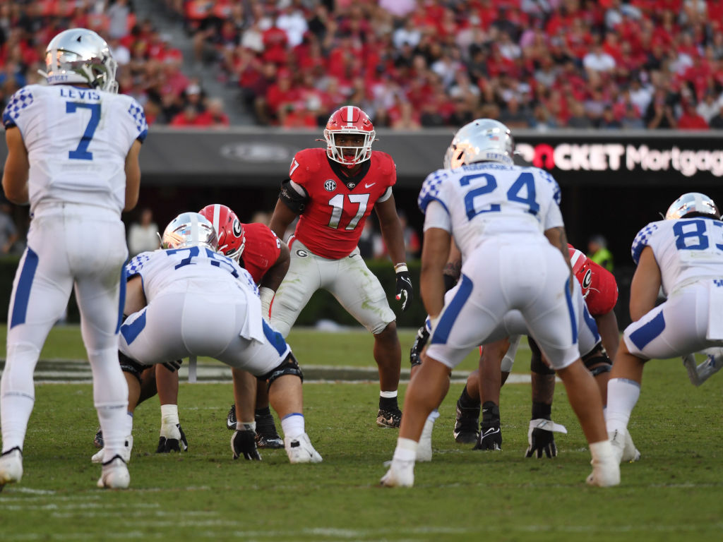 NIL Keeping Kids In School? 10-Year Low For Juniors In NFL Draft - TFM