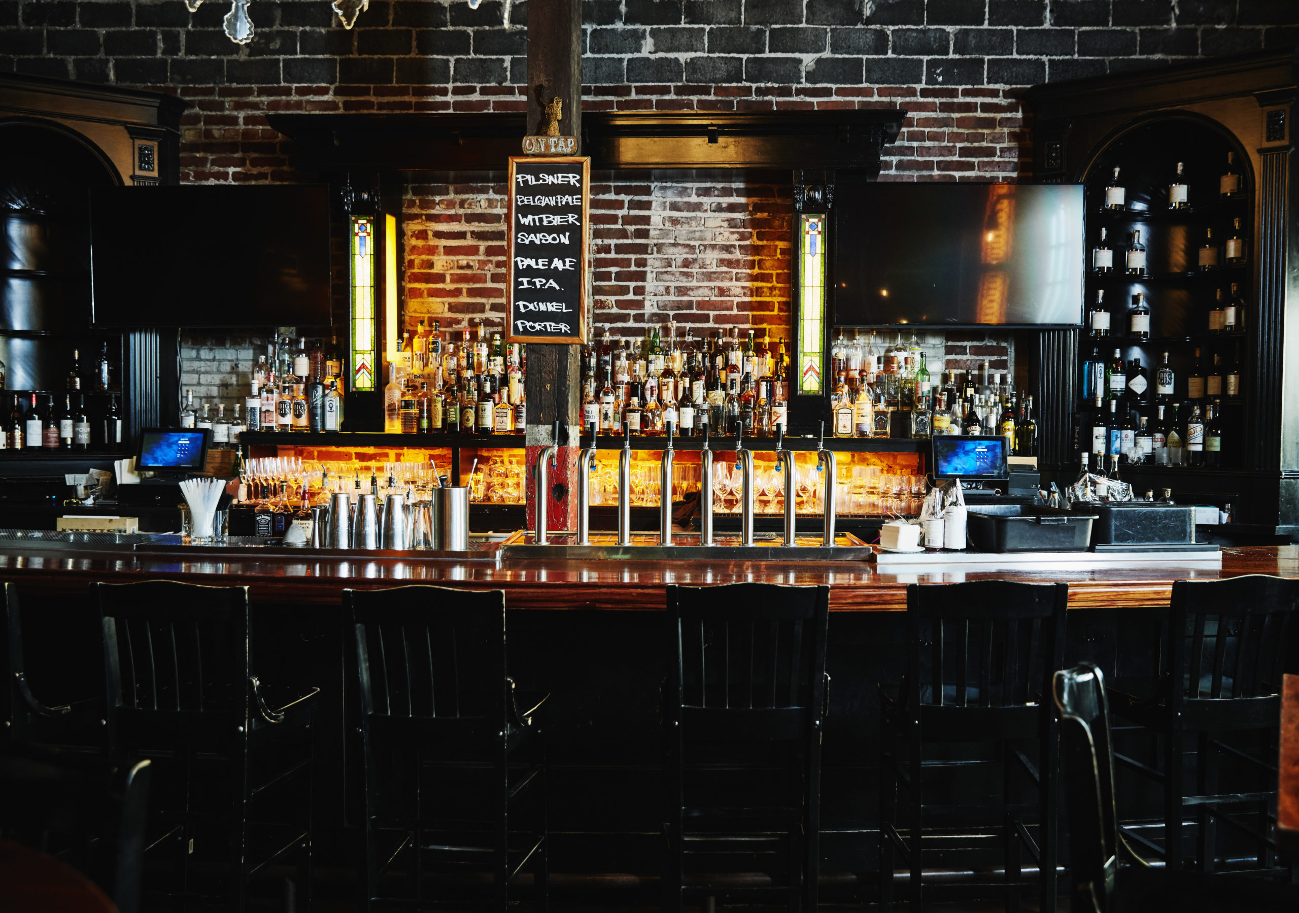What Your Bar Drink of Choice Says About You - TFM